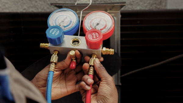 How to Pick the Perfect Manifold Gauges for HVAC/R Work?
